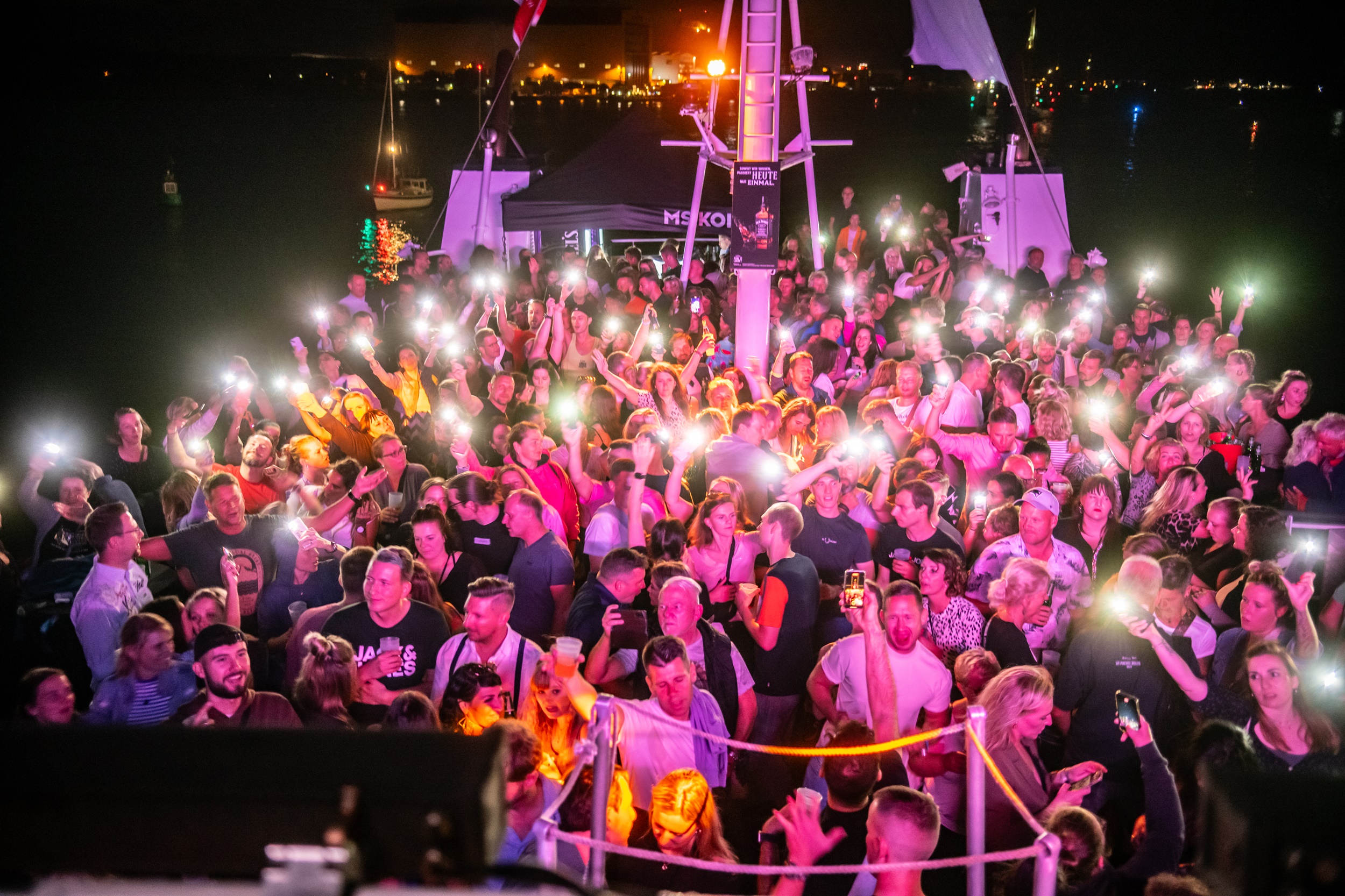 Hanse-Sail-Party mit Ostseewelle // ROSTOCK auf der MS KOI (AUSVERKAUFT) - Eventschiff MS KOI